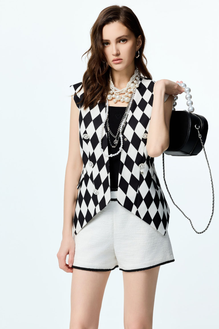 iROO 2025 秋冬新作「REBALANCE • 重新平衡」，開啟時尚風格新境界！ - 雜誌｜風格女人的流行情報誌